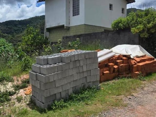 Terreno à venda em Terra Preta