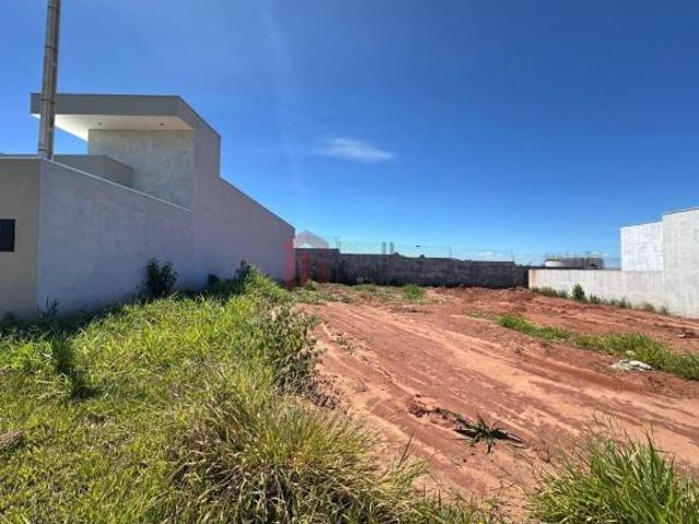 Terreno à venda em Umuarama PR, no Jardim Português com 137,20 m² de área!