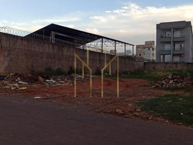 Terreno à venda em Uberlândia MG, bairro Carajás 480,00 m² de área. Aproveite esta oportunidade ún