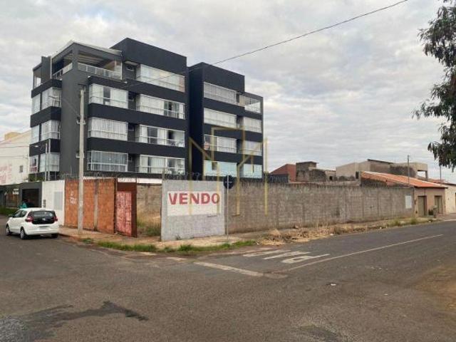 Terreno à venda em Uberlândia MG, Bairro Santa Mônica com 470m² de área! Aproveite essa oportunidade