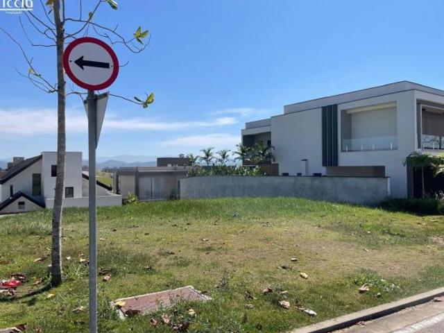 Terreno à venda em Urbanova