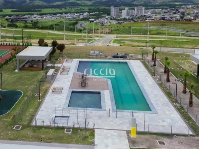 Terreno à venda em Urbanova