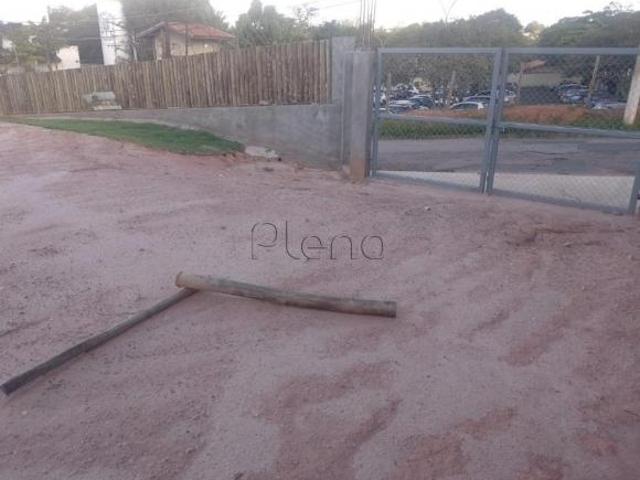 Terreno à Venda em Valinhos, no bairro Country Club