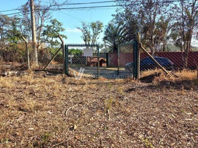 Terreno a venda em Valinhos no Vale Verde, com 1.720m²