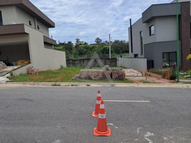 Terreno à venda em Valinhos, Roncáglia, com 300 m², Residencial Mont&apos Alcino