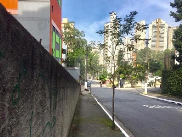 Terreno à venda em Vila Andrade SP