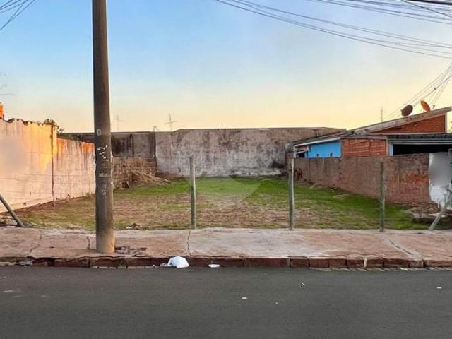 Terreno à venda em Vila Brasília, São Carlos