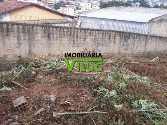 Terreno à venda em Vila Paquetá