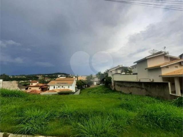 Terreno à venda em Villaggio Capríccio SP