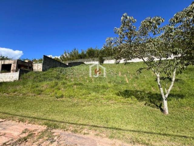 Terreno à venda em Village da Serra