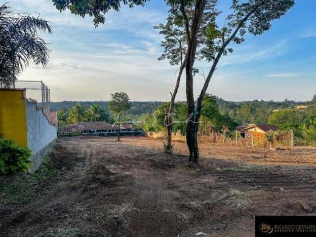 Terreno à venda em Ville Saint James I