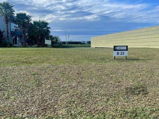 Terreno à venda em Xangri Lá