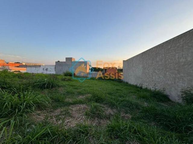 Terreno á venda Jardim dos Pinheiros