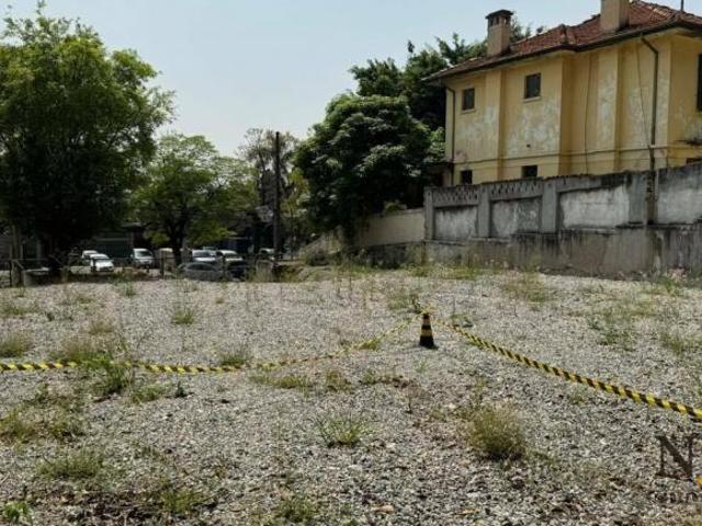 Terreno à venda ou para locação na Avenida Brigadeiro Gavião Peixoto, com 520m²