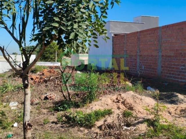 Terreno à venda no Comviva – 175m² 7x25, potencial comercial em Santa Terez.