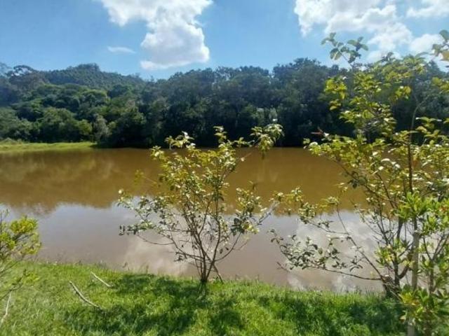 Terreno a venda no Condomínio Vale do Santa Fé Vinhedo SP
