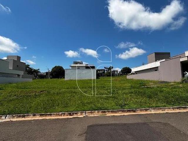 Terreno à venda no Condomínio Verana Parque Alvorada Marília SP por 150.000