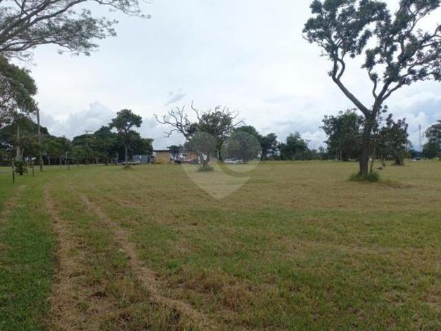 Terreno à venda no condomínio Vila Pinhal, Itirapina