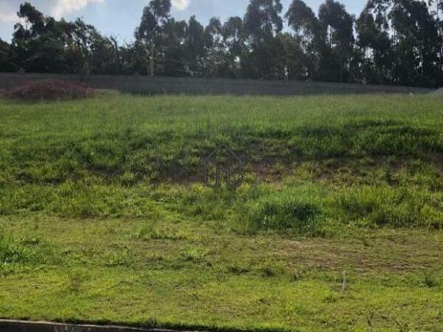 Terreno à venda no Condomínio Villa D&apos oro em Vinhedo