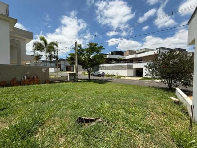 Terreno à Venda no Condomínio Villa do Sol em Valinhos, no bairro Jardim São Marcos