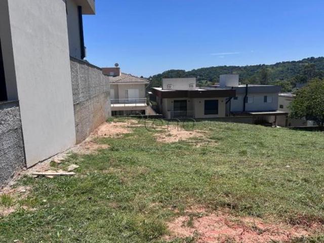 Terreno á Venda no Condomínio Vita Verdi em Valinhos, no bairro Pinheiro
