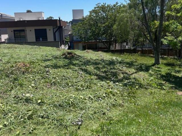 Terreno à Venda no Condomínio Vita Verdi em Valinhos, no bairro Pinheiro