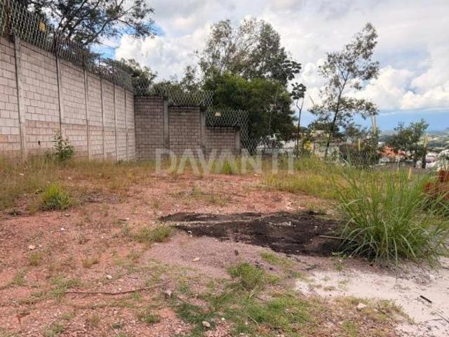 Terreno à venda no Condomínio Vivenda das Pitangueiras em Valinhos na Davanti Im