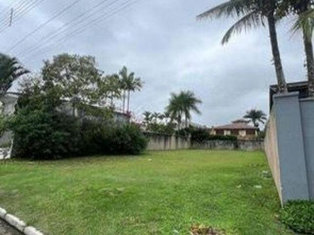 Terreno à venda no condomínio Acapulco em Guarujá