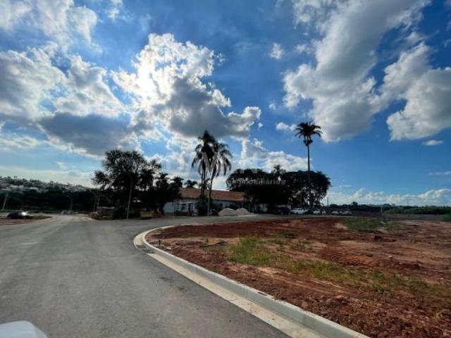 Terreno à venda no Condomínio Alphaville Dom Pedro 0 em Campinas na Davanti Imóv