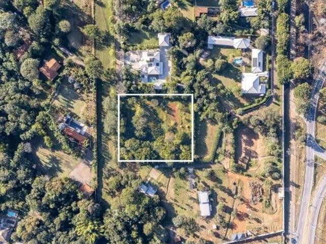 Terreno à venda no Condomínio Alta Vista I com 2.809 m², em Senador Canedo, GO
