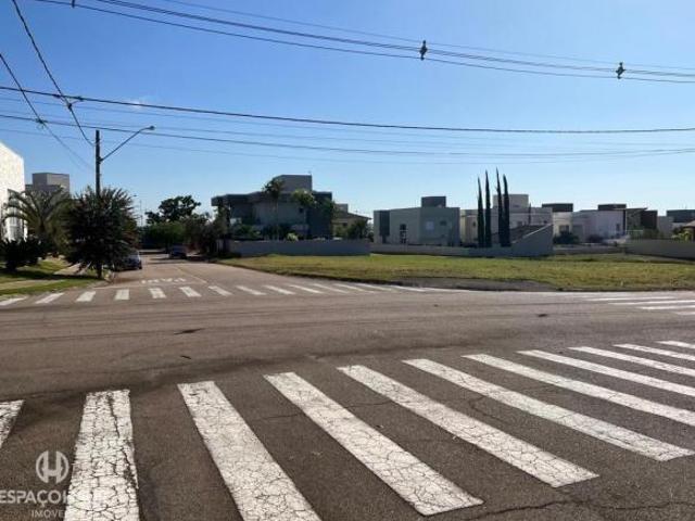 Terreno a Venda no Condomínio Alto de Itaici em Indaiatuba/SP