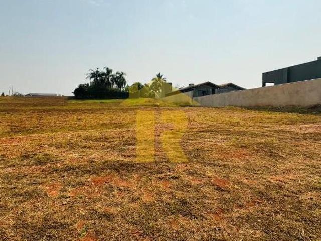 Terreno a venda no Condomínio Baia Santa Mônica, Fronteira MG, 1000 m² planos, próximo a represa