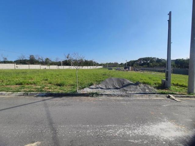 Terreno à venda no Condomínio Bosque da Imperatriz