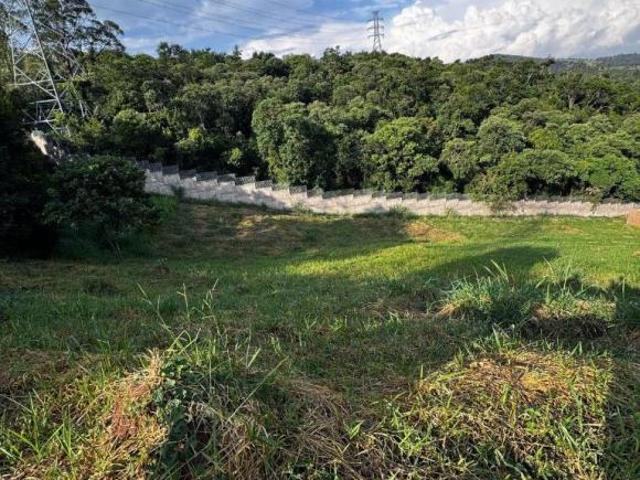TERRENO A VENDA NO CONDOMÍNIO CAMPO DE TOSCANA VINHEDO SP