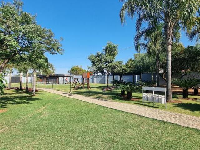 Terreno à venda no condomínio Campos do Conde 2