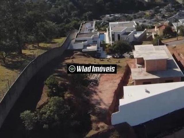 Terreno à venda no condomínio Delle Stelle em Louveira