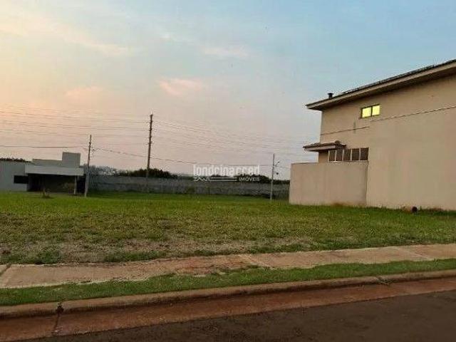 Terreno à Venda no Condomínio Golden Park II