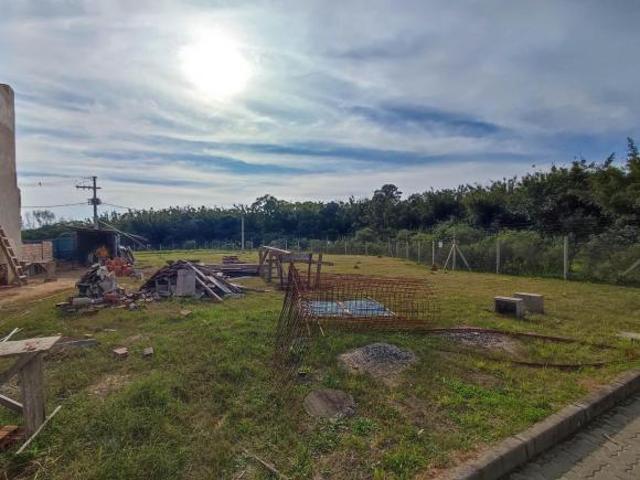 Terreno à venda no condomínio Ilha Verde, bairro Campo Novo