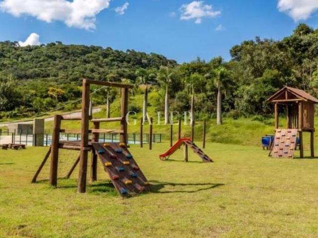 Terreno à venda no condomínio Itaporã com 723m²