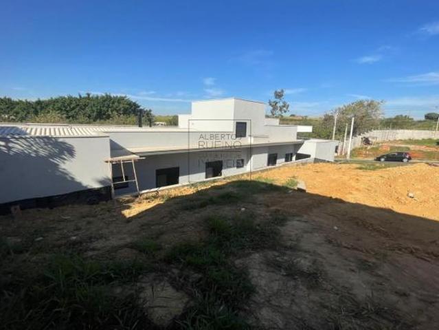 Terreno à venda no Condomínio Jardins Di Roma em Indaiatuba com lazer, 381M²