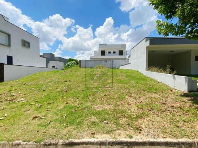 Terreno à venda no Condomínio Jardins Di Roma em Indaiatuba com lazer completo, segurança e natureza