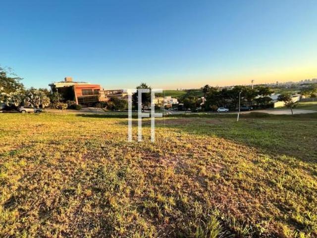 Terreno à venda no Condomínio Jatibela em Campinas SP