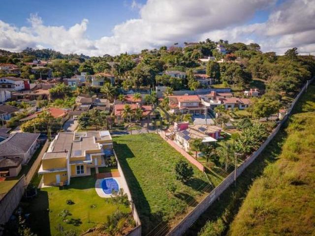 Terreno à venda no Condomínio Marambaia em Vinhedo