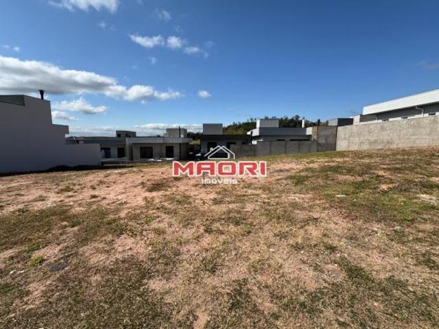 Terreno à venda no Condomínio Mont Alcino em Valinhos