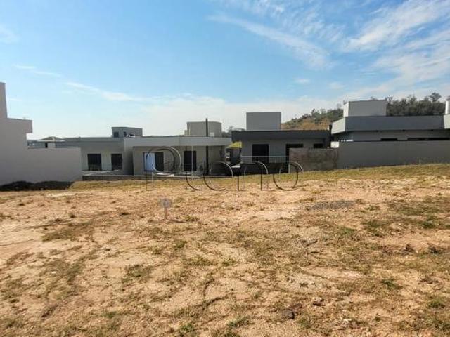 Terreno à Venda no Condomínio Mont Alcino em Valinhos, no bairro Roncáglia