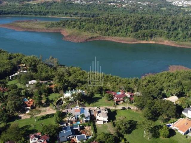 Terreno à venda no condomínio Paraná Country Clube em Hernandárias no Paraguai