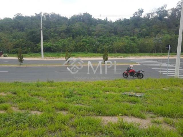 Terreno à venda no condomínio Park Gran Reserve com 263m², pronto para construir