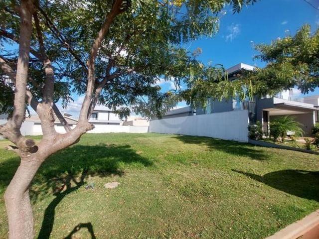 Terreno à venda no condomínio Parque Faber III, São Carlos