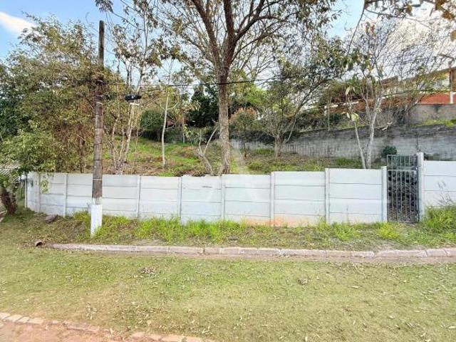 Terreno à venda no Condomínio Portal dos Nobres