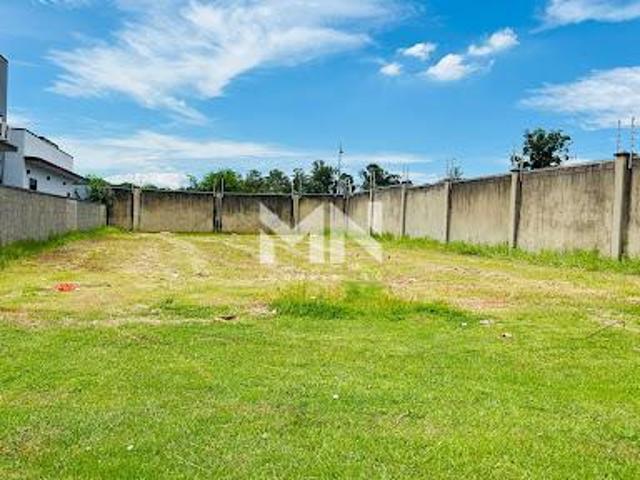Terreno à venda no Condomínio Portal dos Bandeirastes em Salto SP